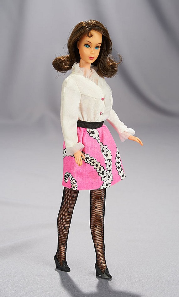 Brunette Flip-Hair Mod Barbie in "Pretty Power" Ensemble, 1969