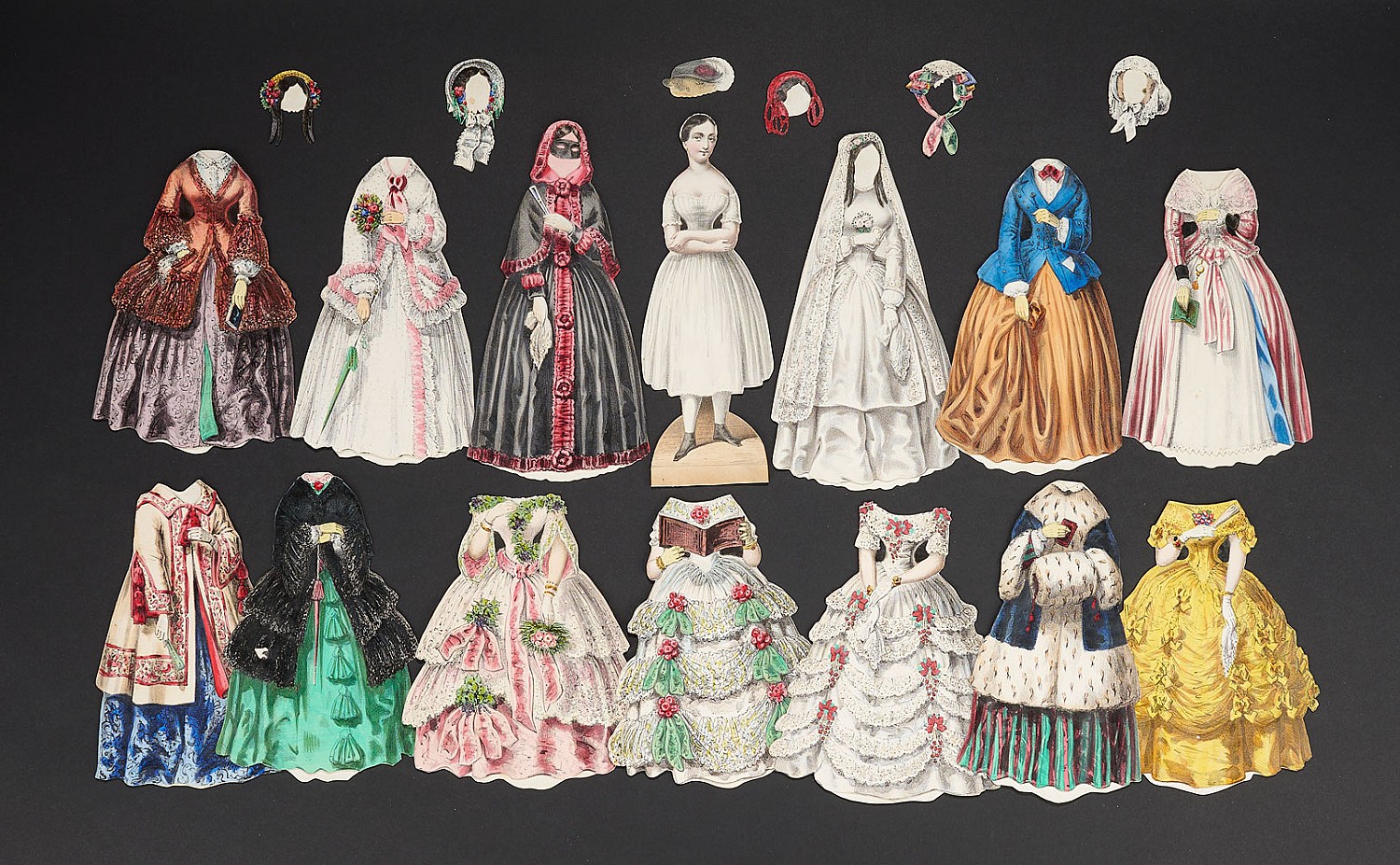 Outstanding French Boxed Set of Paper Doll Bride and Trousseau