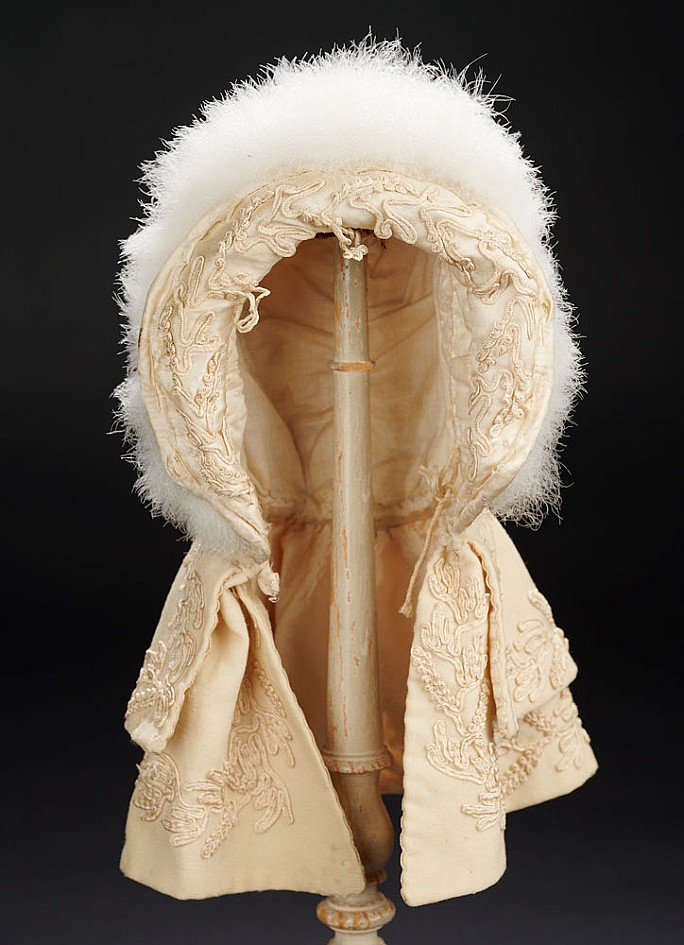 Early Cashmere Wool Bonnet with Double Bavolets