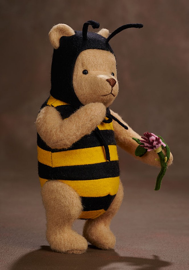 Pooh Bee, Artist Proof #1 with Original Concept Sketch by R. John Wright
